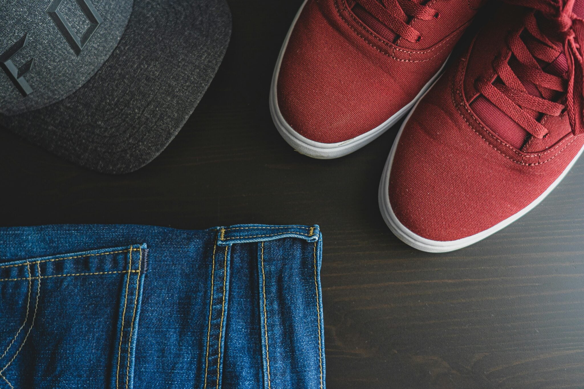 Clothing and Footwear Online: The Complete Guide to Buying Fashion That ...