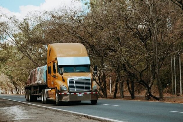 The Biggest Problems in the Trucking Industry - NewsBlaze News